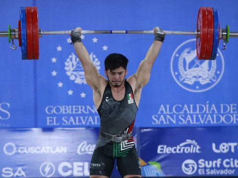 Jorge Cárdenas gana plata para México en halterofilia, 73 kilos